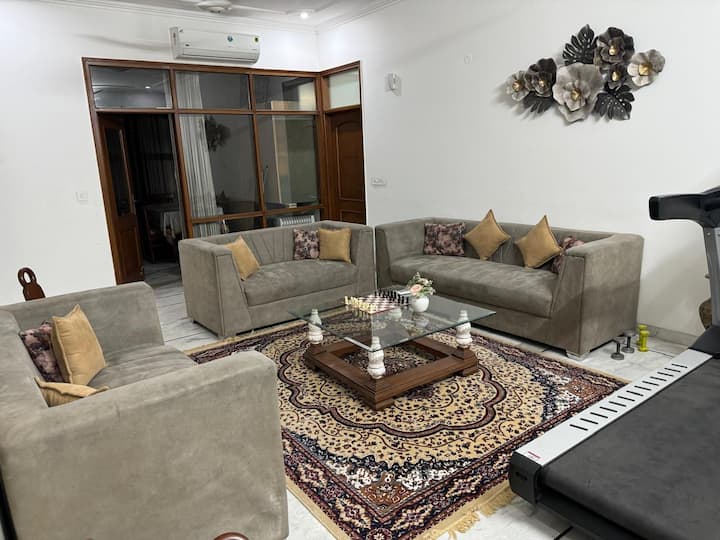 Serenity Suite/bhk/selfcheckin/parking/ - Chandigarh