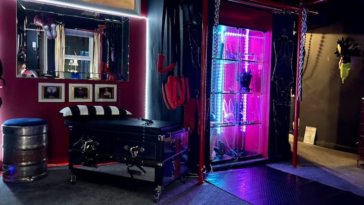 Central Naughty Fantasy Den Boutique Seafront - Brighton
