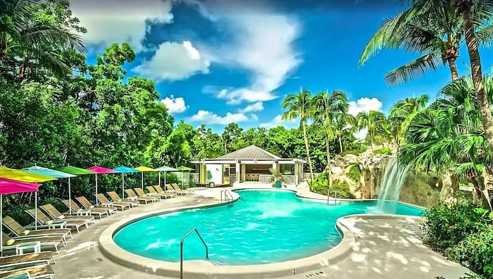 Seaside Sanctuary! 2 Family-friendly Units, Pool - Key Largo
