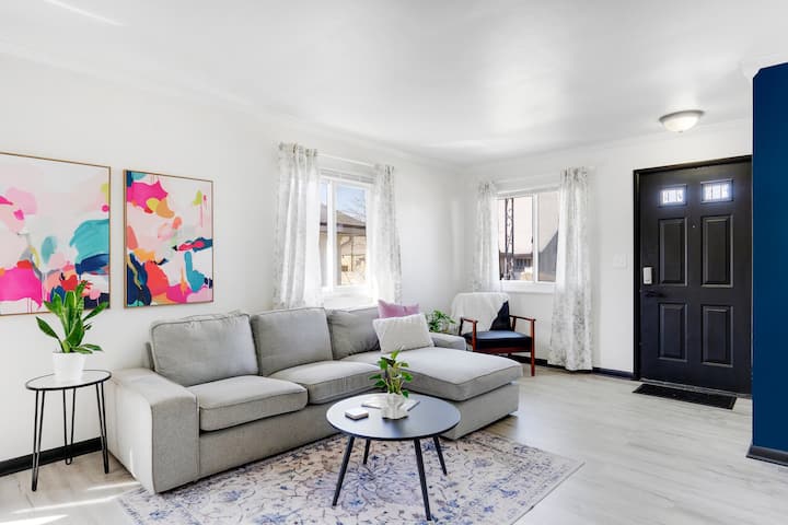 King Bed, Parking, Fenced Yard Near Foster Park - Fort Wayne, IN