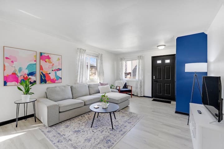 King Bed, Fenced Yard, Private Patio, Coffee Shop - Fort Wayne, IN