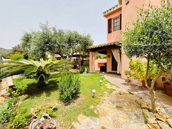 Villetta Con Giardino Vicinissima Alla Spiaggia! - Solanas