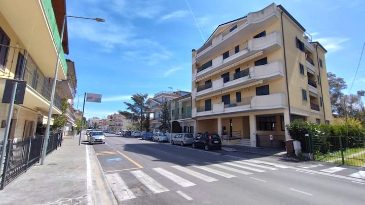 600 Mt. Dal Mare Via Centrale - Giulianova