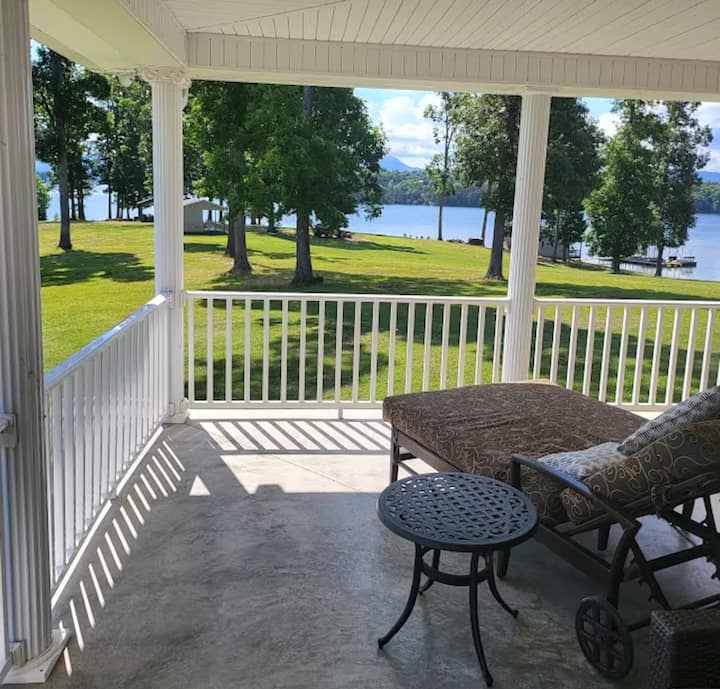 "Lake House" On Douglas Lake W/a Boat Ramp & Dock - Dandridge, TN