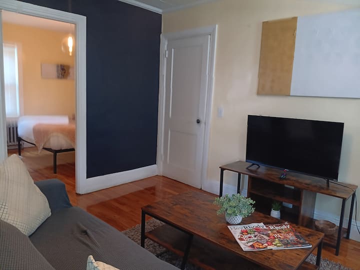 The Garrett-suite At South Pvd. 1 Br Apt | Parking - Cranston, RI