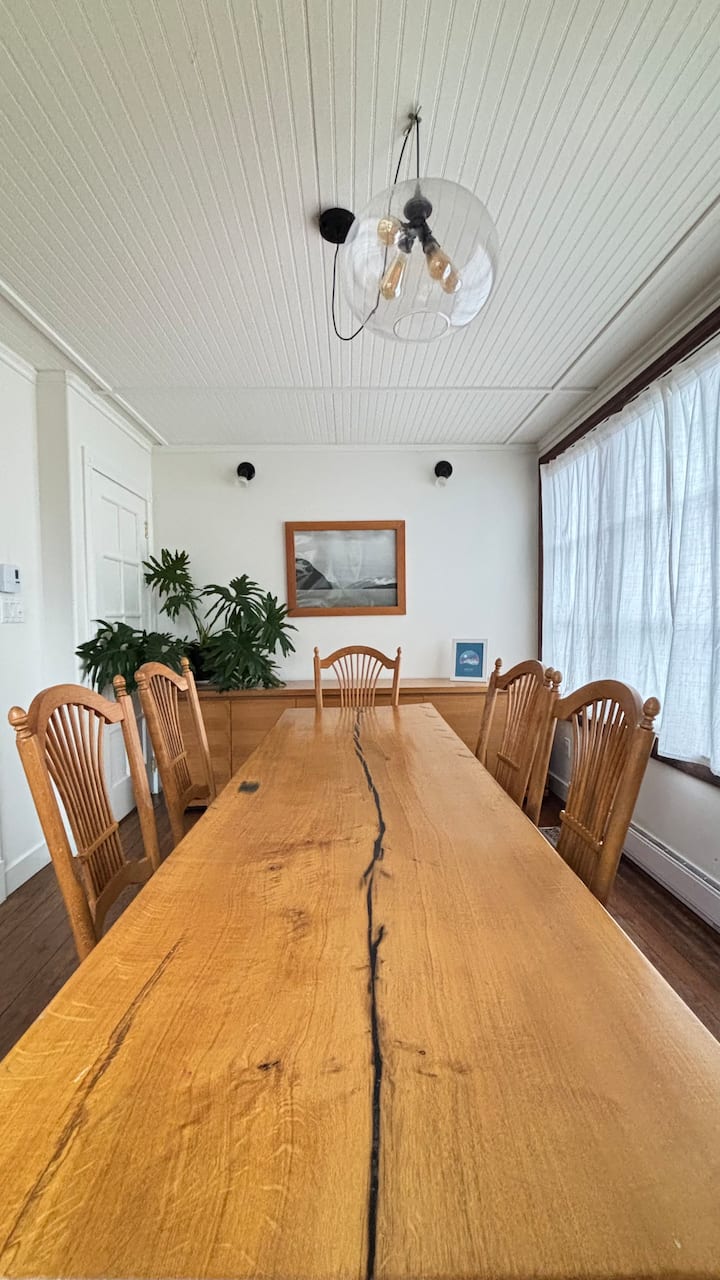 2bdrm Cozy House Downtown. Yard. Sauna. Walkable. - Squamish
