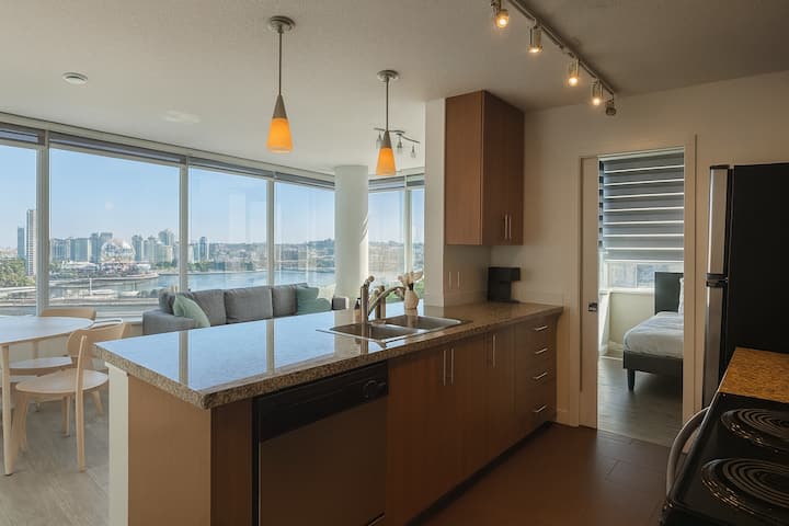 Central Vancouver 3 Bedroom 2 Bathroom - Vancouver