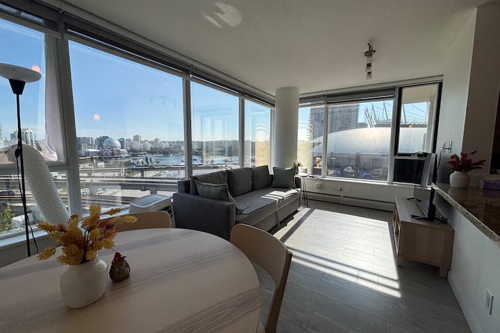 Central Vancouver 2 Bedroom 2 Bathroom - Vancouver