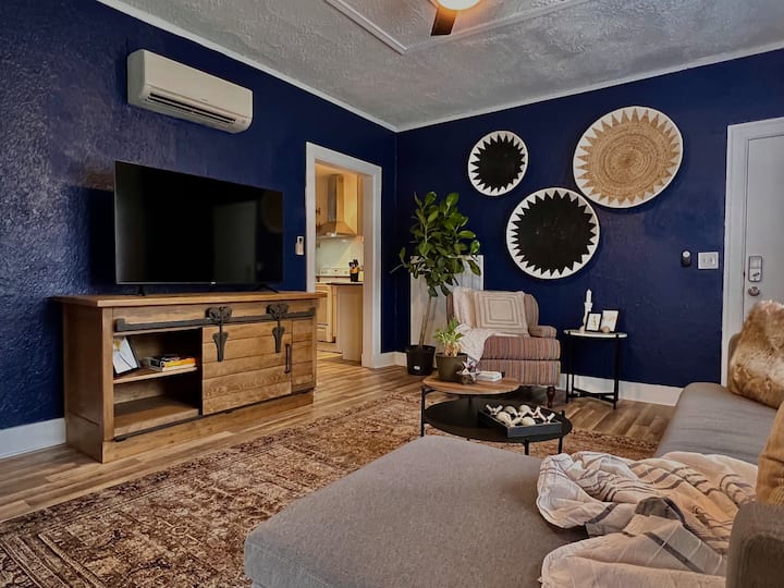 Walter’s 84 Year Old Apt #2 - Jacksonville, FL