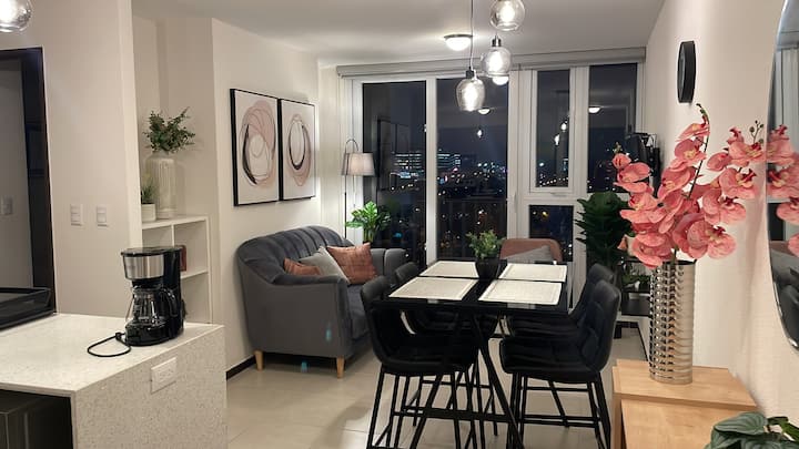 Acogedor Apartamento De 2 Habitaciones En Zona 11 - Guatemala