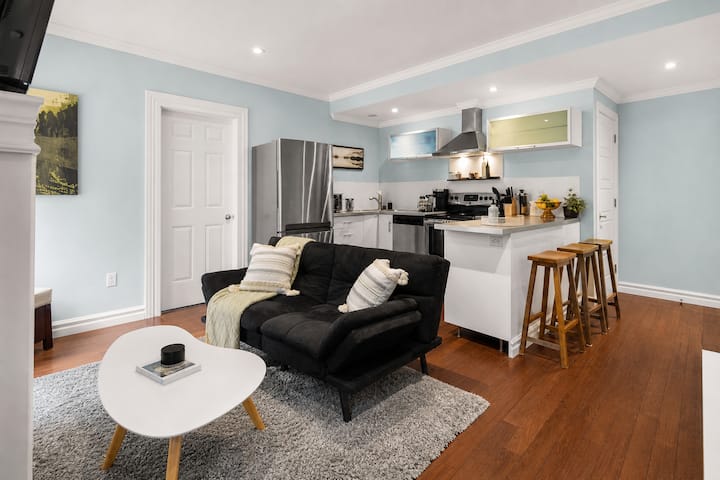 Private Keyless Entry | Sealy Queen | Walkscore 99 - Saint John's