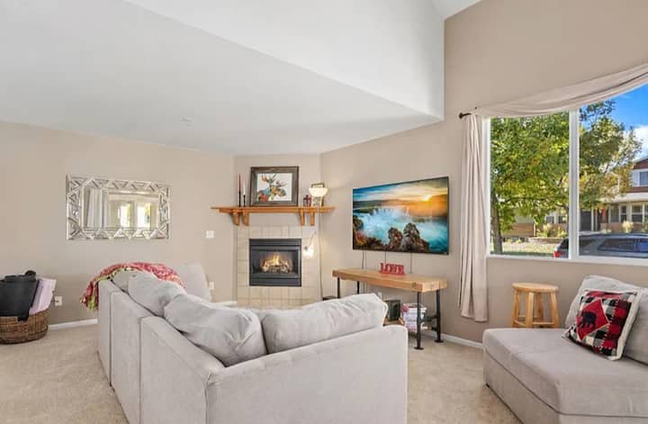 Pet-friendly Unit W/ Access To Pool, Jacuzzi & Gym - Warren Lake, CO