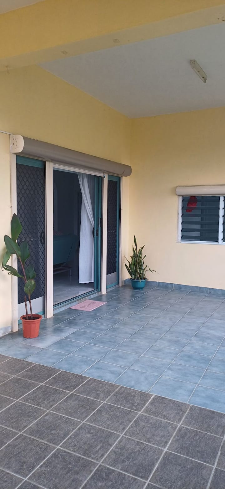 Whisper Welcome Apartments - Port Vila