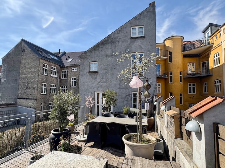 Unique Townhouse With Roof Terrace - Aarhus