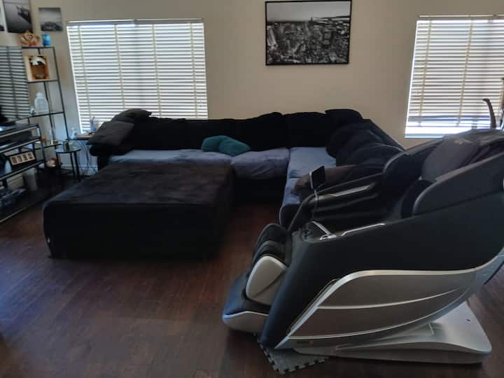 Cozy Room + Shared 1.5 Bathroom - Gilbert, AZ