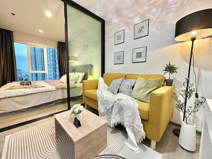 曼谷Bangson 地铁站旁公寓交通便利/巨幕投影/楼下711 /临近Chatuchak周末市场 - Mueang Nonthaburi District