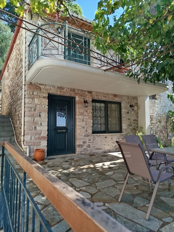 ΤΟ ΑΡΧΟΝΤΙΚΌ ΤΗΣ ΛΕΝΙΩΣ - Агринион