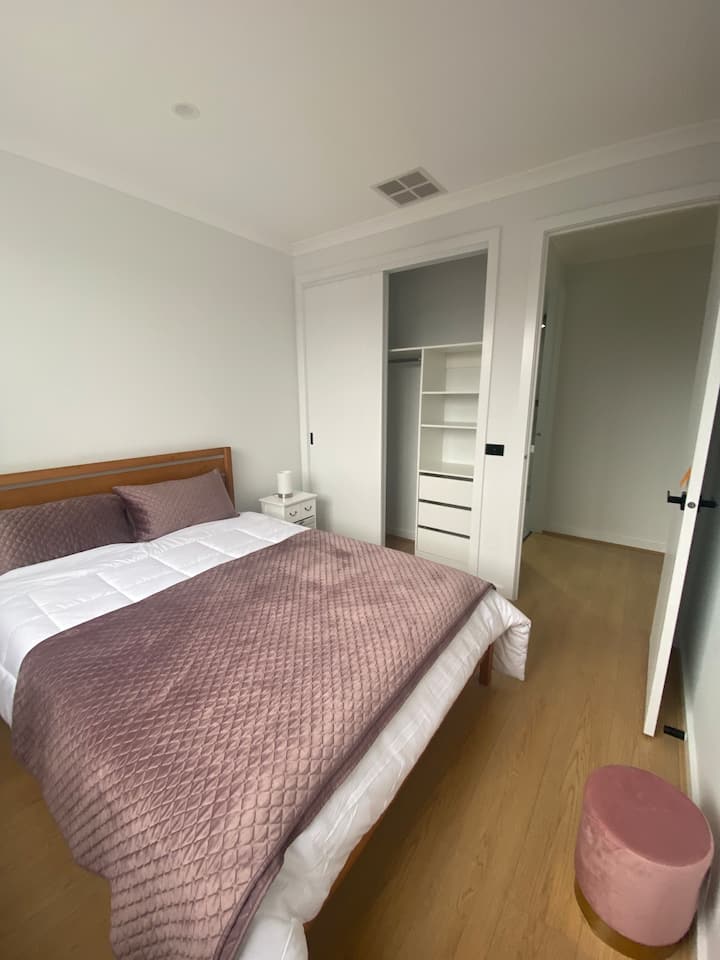 Cosy Graceful Stopover - Melton