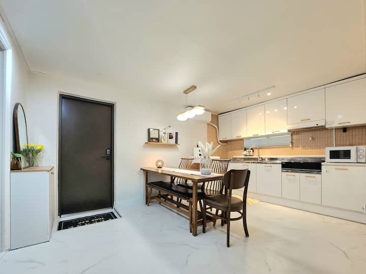 Welcome Kids/legal Stay/6 Min Mrt/9pax/1f/hongdae - Seoul