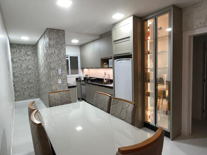 Apartamento Bem Localizado - 350m Do Mar - Governador Celso Ramos