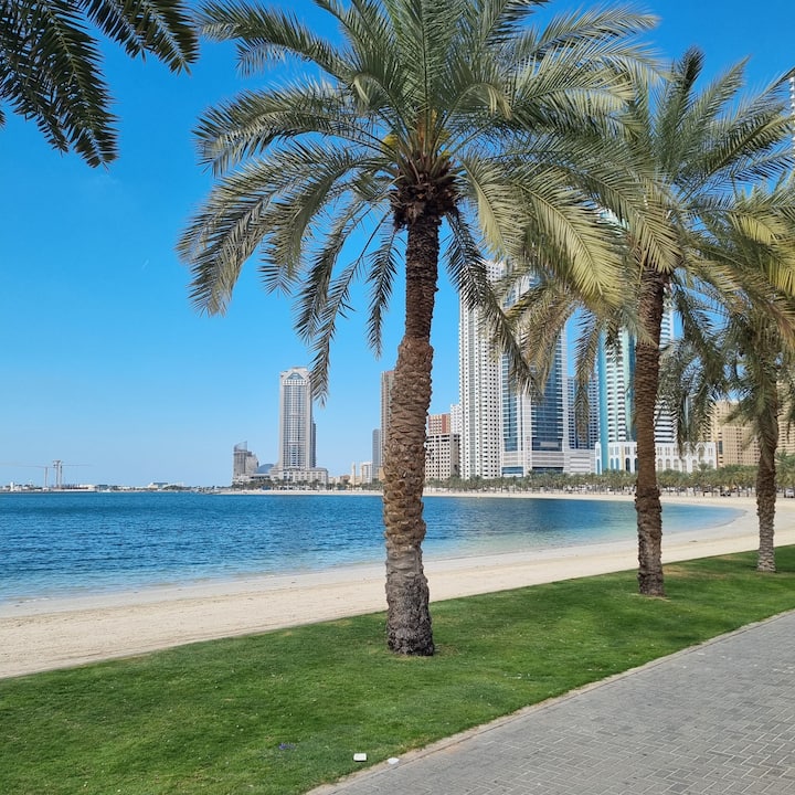 Luxury Tower - Balcony Sea View - Sharjah