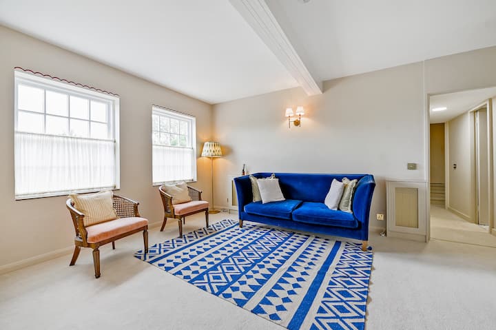 Beautiful Countryside Location - Slough