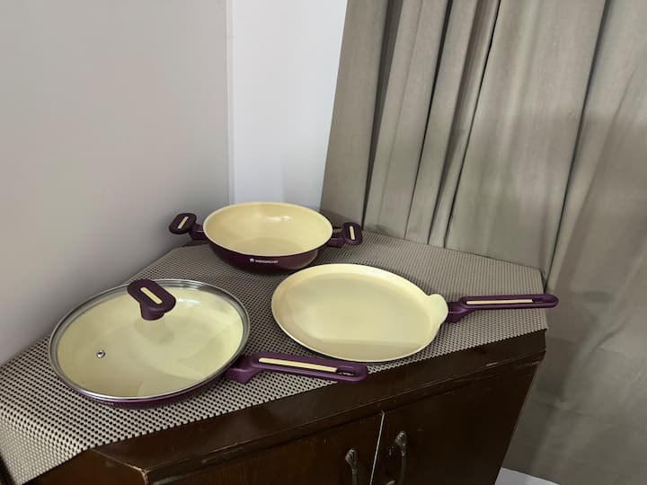 Serenity Bliss :1 Bhk/selfcheckin/freeparking - Sahibzada Ajit Singh Nagar