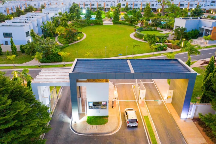 1br Townhome Near Aburi | Fast Wifi & Pool - Ghana