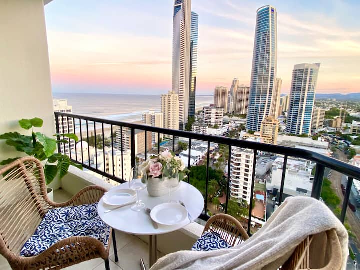 Top Level Ocean View Oasis: 3-bed& Free Wi-fi - Gold Coast