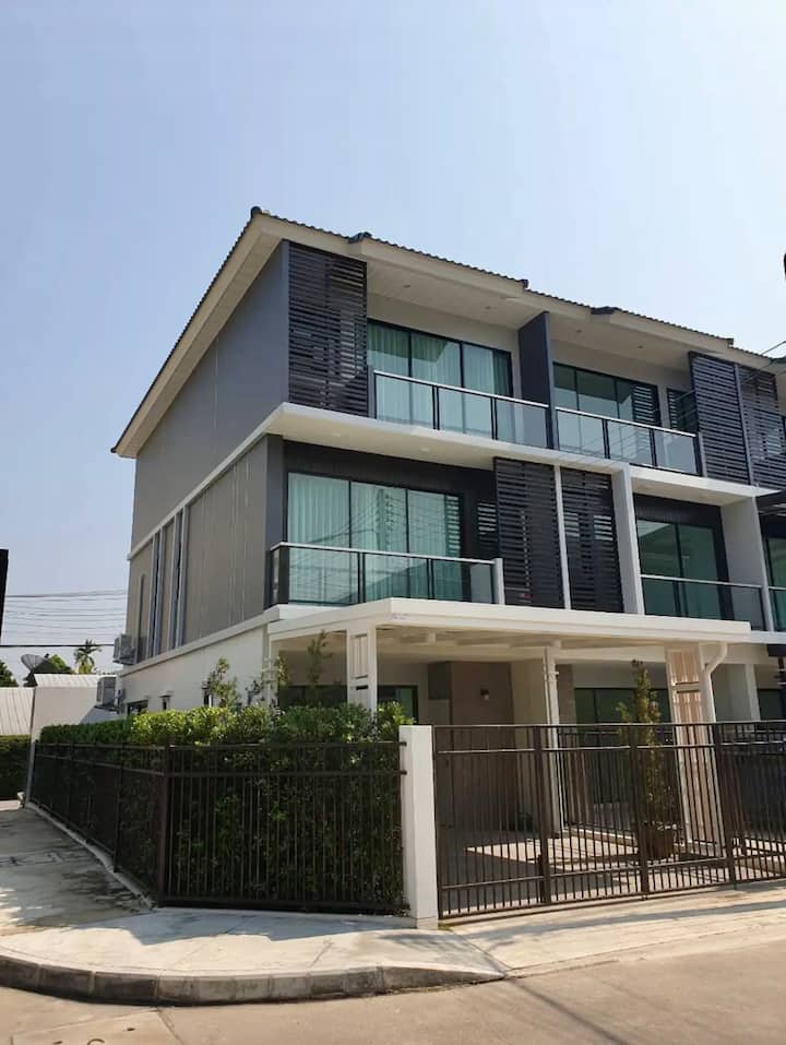 Modern & Peacefull Home 4br 5mins From Airport - Chiang Mai