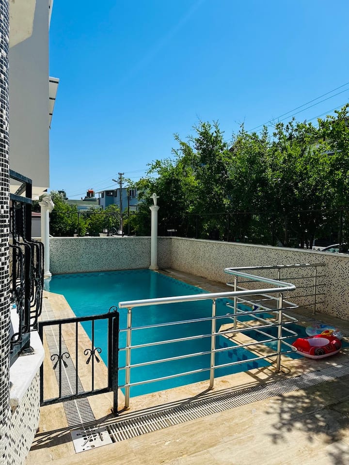 4+1 Havuzlu Villa Denize 300 Mt - Akbük