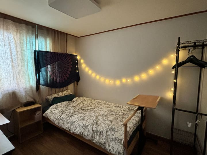 Cozy Private Room  5 Minutes From Itaewon Main St - South Korea