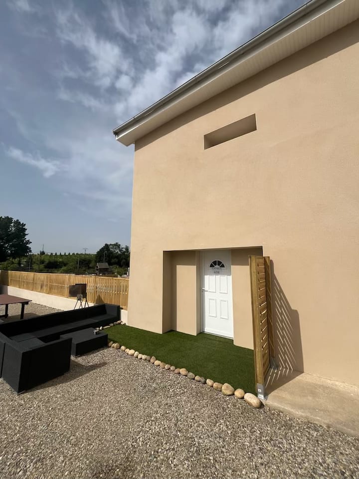 Gîte2 Pour 6 Personnes - Chanas
