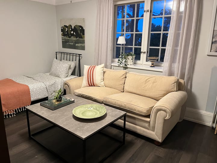 Ljust Annex Till 1910-talsvilla - Saltsjöbaden