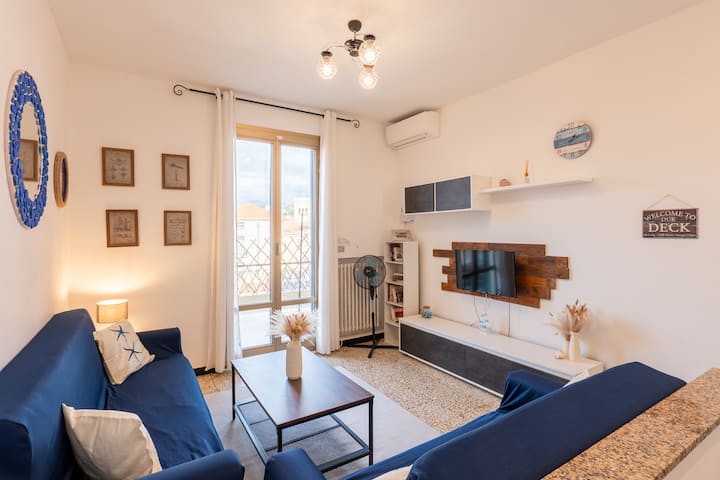 L'attique Sur Le Port: Vue Mer, Terrasse, Central - Imperia