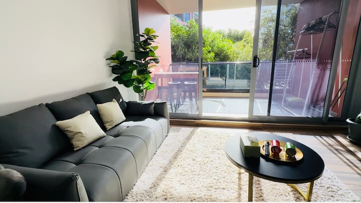 Convenient Access To Anywhere - Rosebery