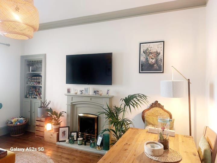 Newly Refurbished 2bed In Leith. - Edinburgh