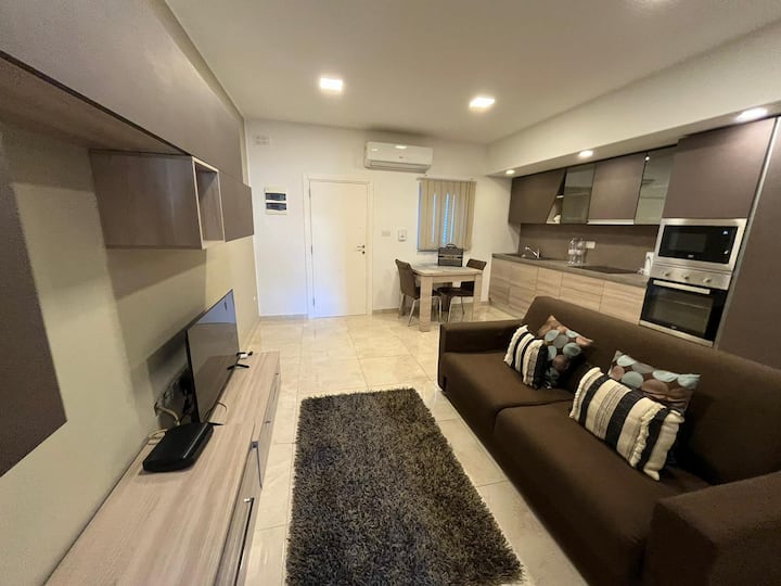 1+1 Home With Terrace - Malta
