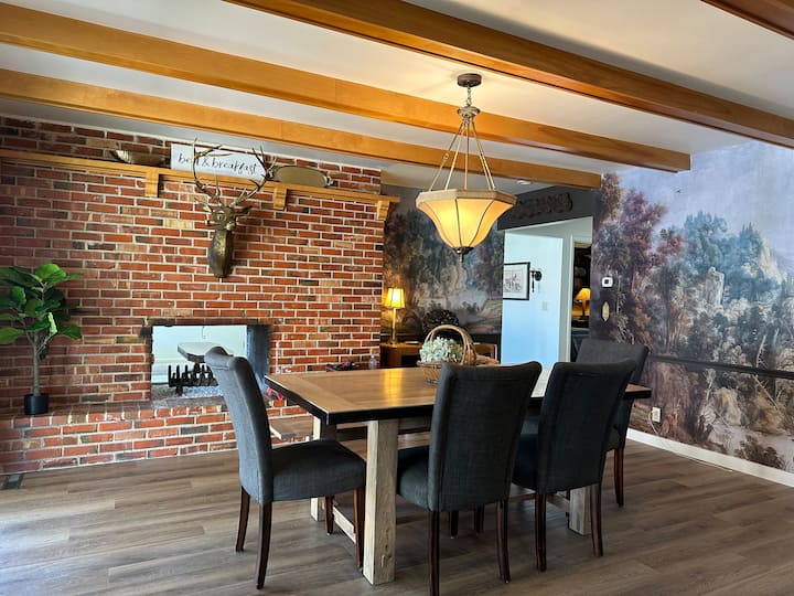 Storybook Cottage 4 Bed / 3 Bath - Rupert, ID