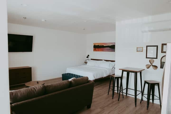 King Bed Studio | Historic Downtown Yuma | Patio - Yuma, AZ