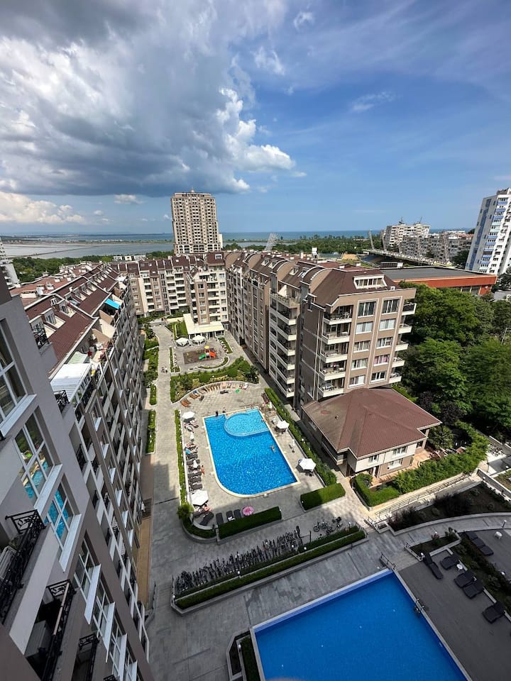 Apartment In A Luxury Complex With A Swimming Pool - Burgas