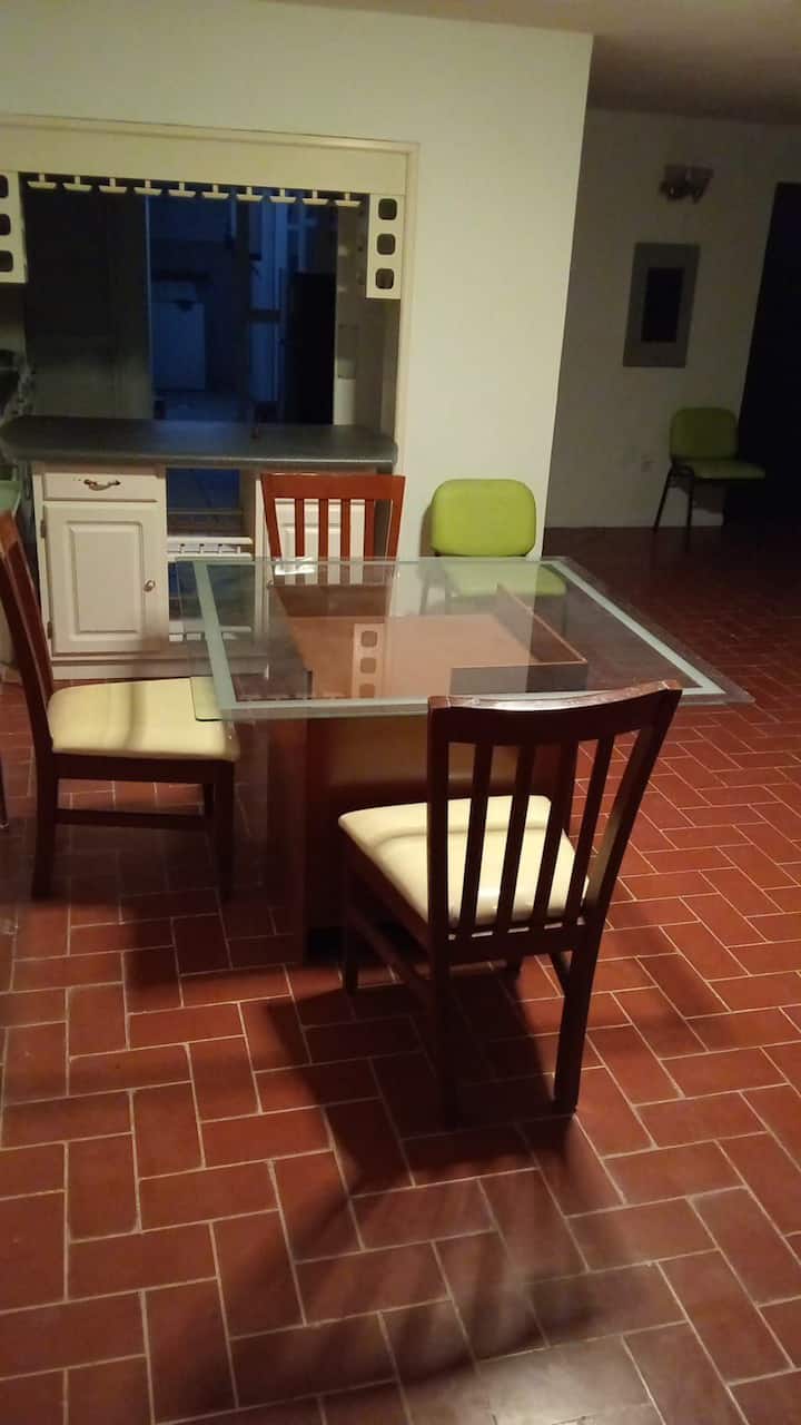 Amplía Casa En Jardines Alcalde - メキシコ グアダラハラ