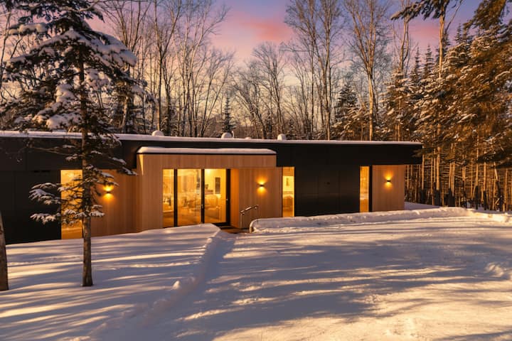 La Rose Des Vents - Luxury Custom Home W/ Hot Tub - Mont-Tremblant