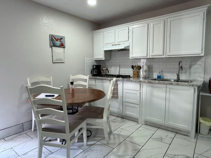 Welcome To Our  2 Bedroom Cozy Apartment - Water Park, Port Arthur
