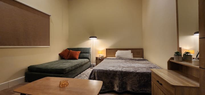 Easy Access Step-free  Studio With A Patio - Riyadh King Khalid Airport (RUH)