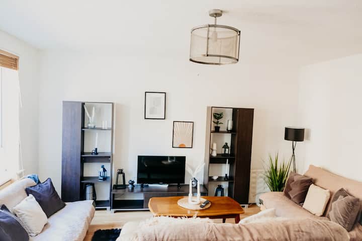 Glasgow City 2 Bedroom Apartment | Free Parking - Glasgow