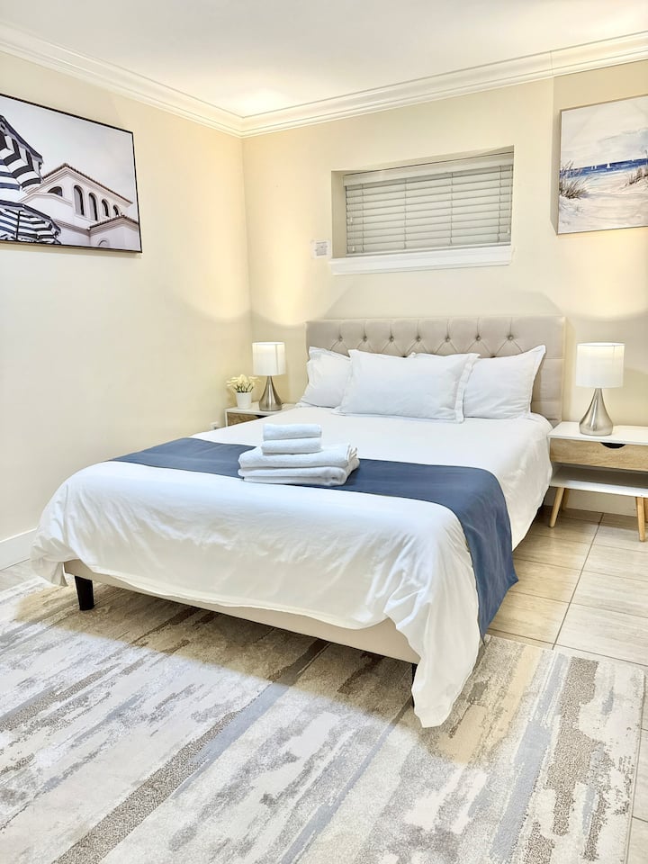 25%off/month Clean Safe Private Entry Nea Skytrain - Burnaby