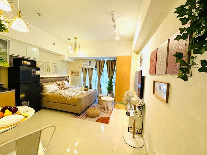 Staycation In Mckinley Near Venice Taguig - Taguig