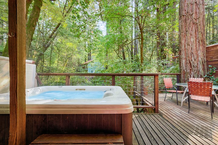 Creekside Cabin With 2 Mater Bedrooms - Jenner, CA