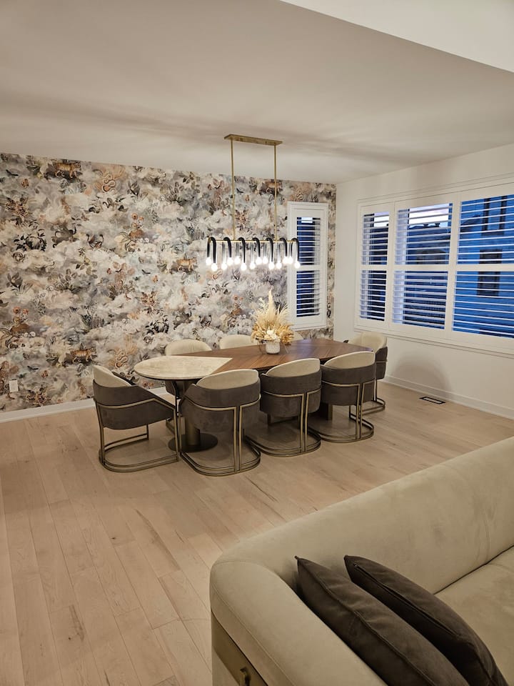 Luxury Furnished Home - Ottawa